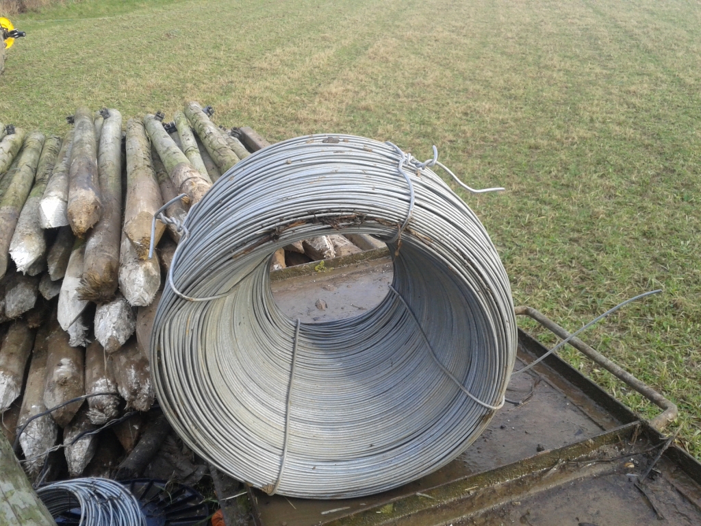 Rolling / unrolling high tensile wire. | The Farming Forum