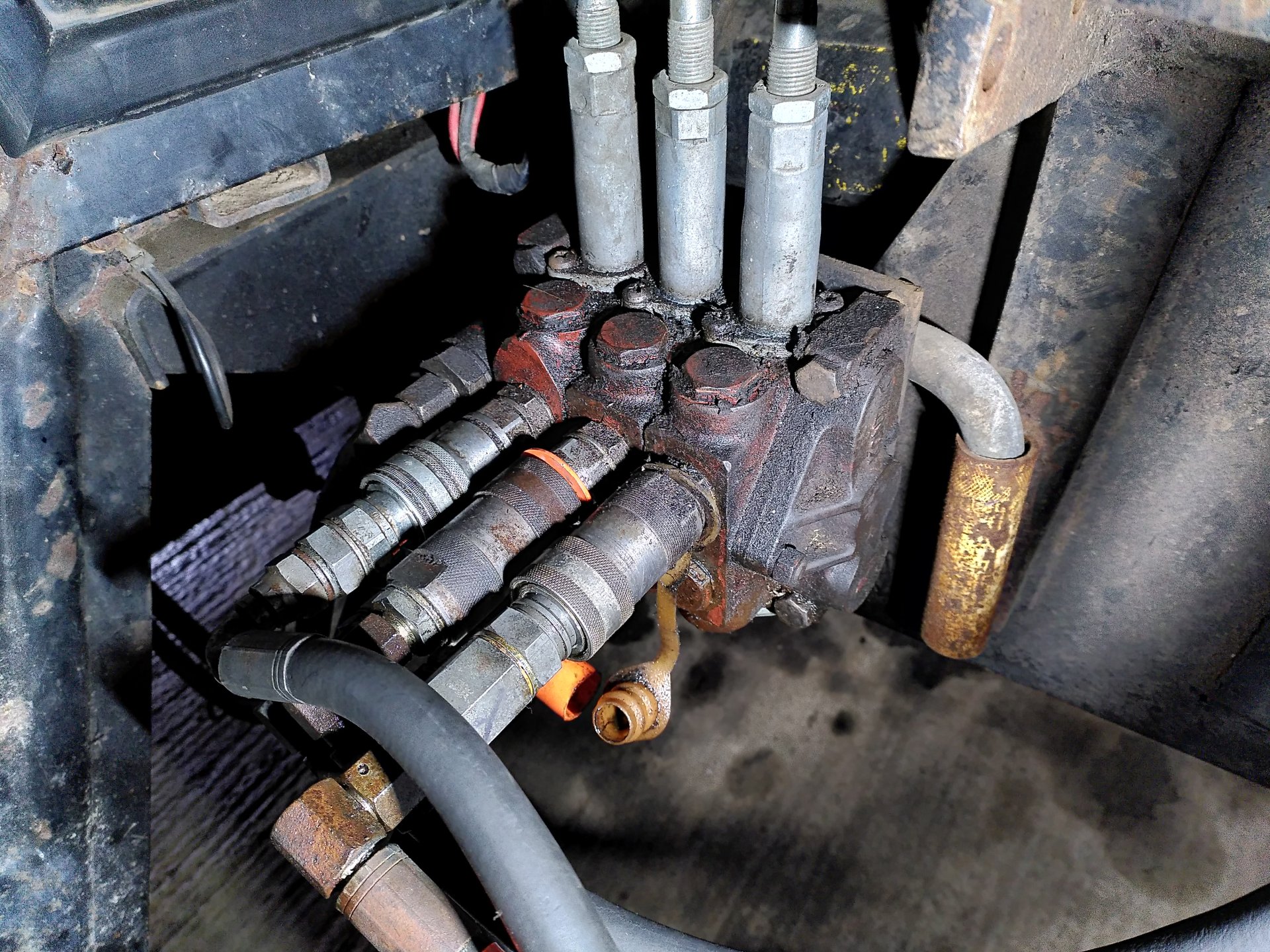 Kontak loader spool block | The Farming Forum