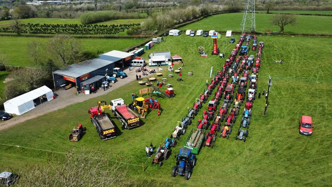 National Vintage Tractor Road Run Wales 17/04/2022 | The Farming Forum