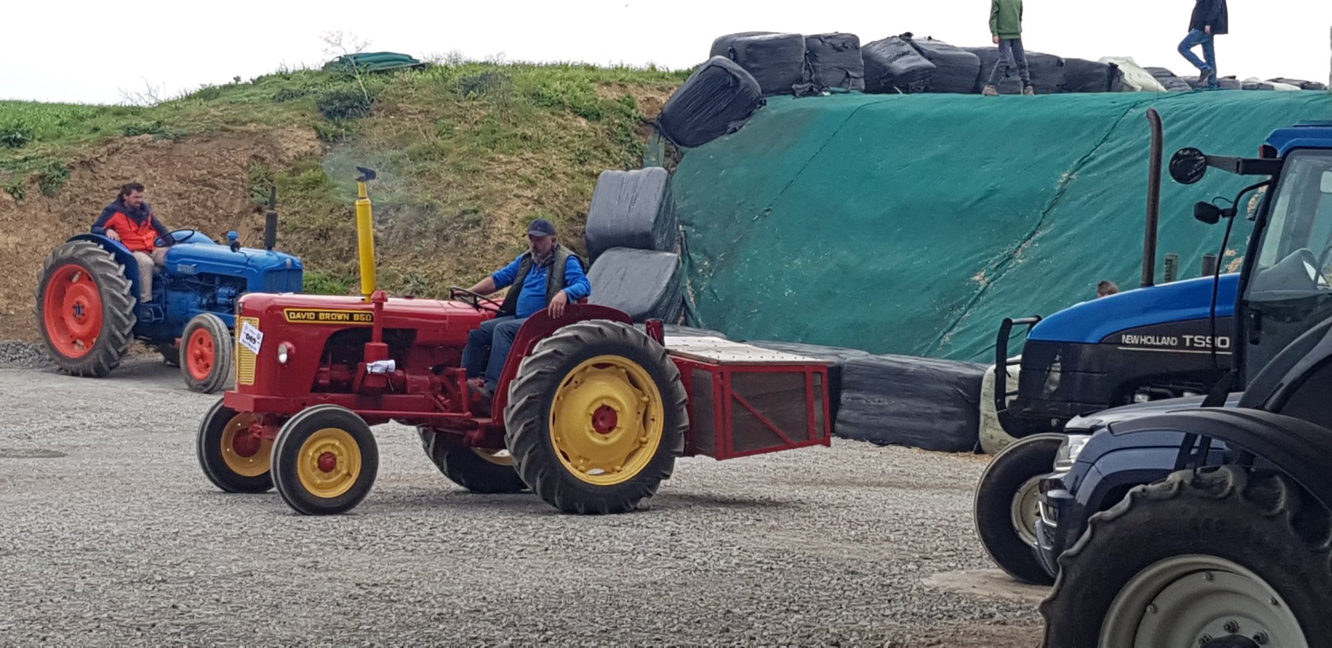 National Vintage Tractor Road Run Wales 17/04/2022 | The Farming Forum
