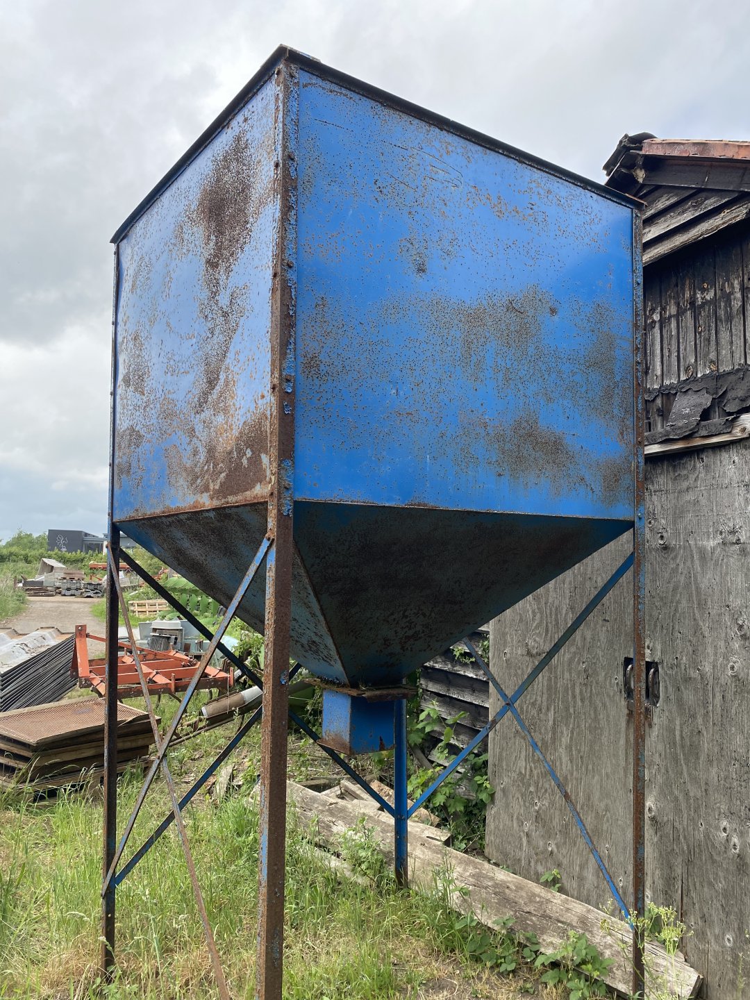 Build a small grain hopper - tips please | The Farming Forum