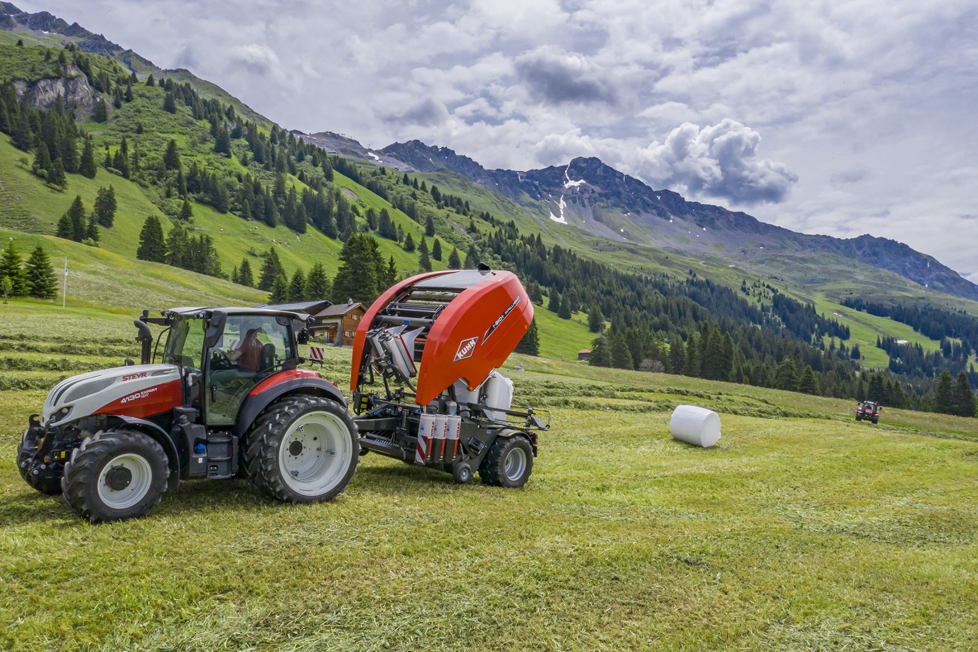 20 years for KUHN’s i-BIO+ combination baler-wrapper | The Farming Forum