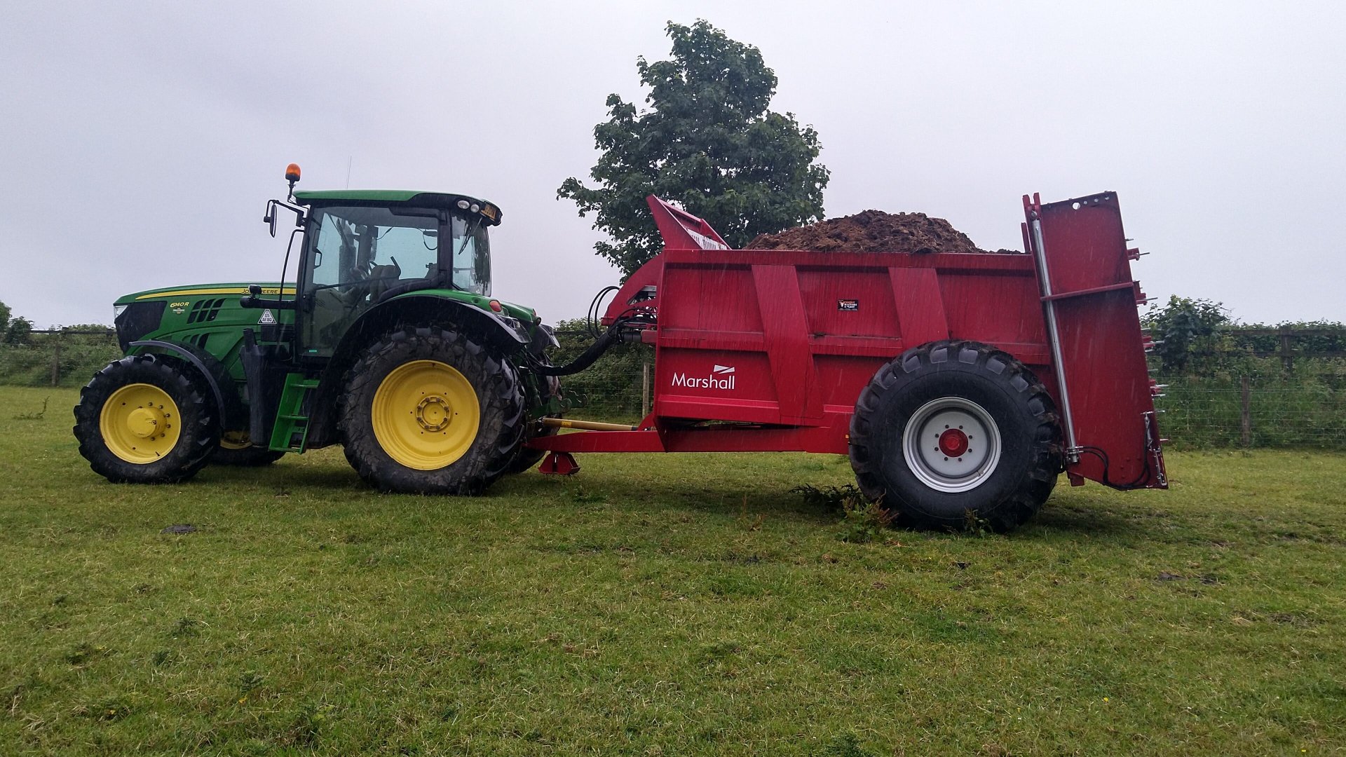 Muck spreader | The Farming Forum