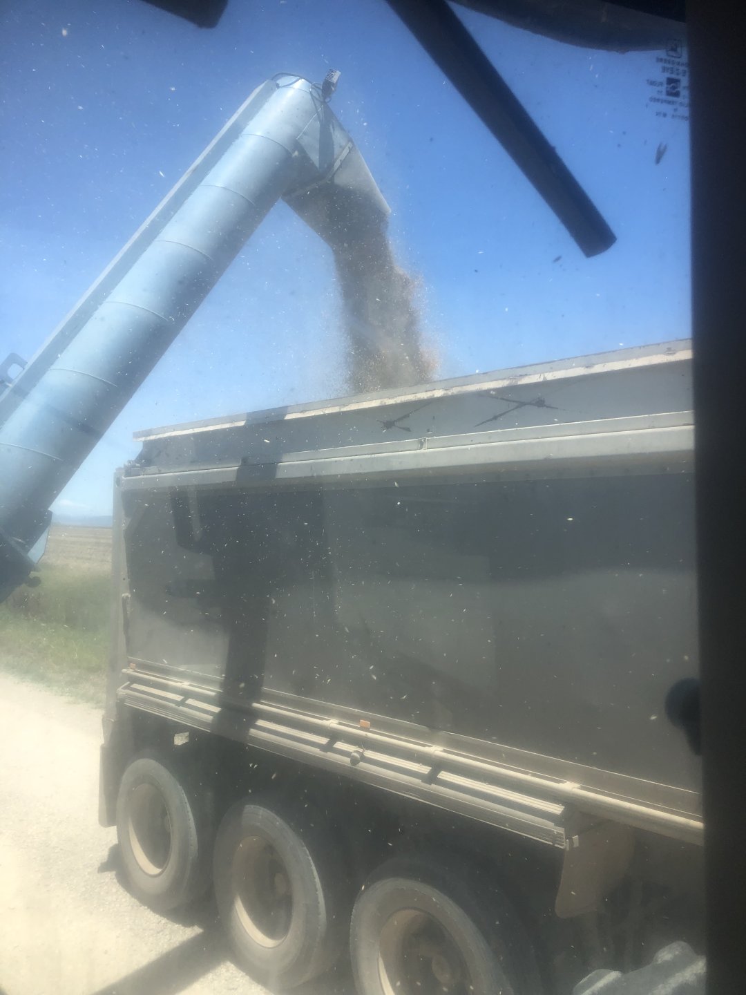 Ktwo Curve 1800 - back of trailer when loading grain | Page 3 | The ...