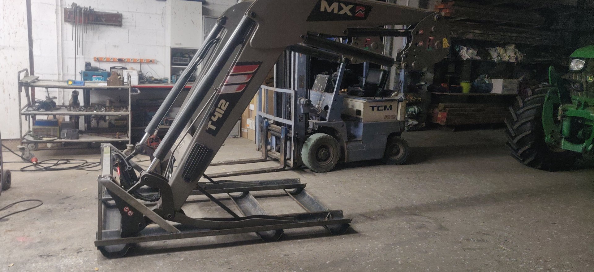 Dropping loaders off | The Farming Forum