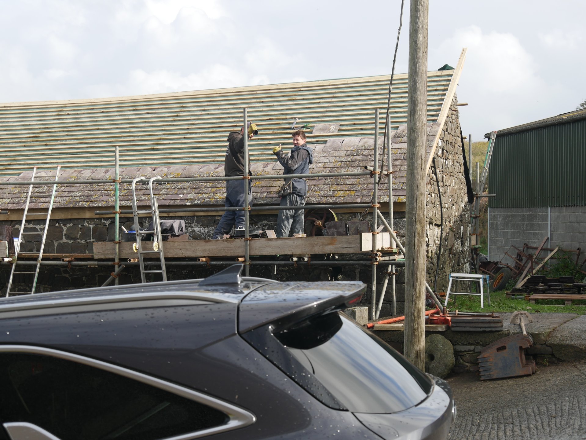 Slating a roof with gable end leanin out | The Farming Forum