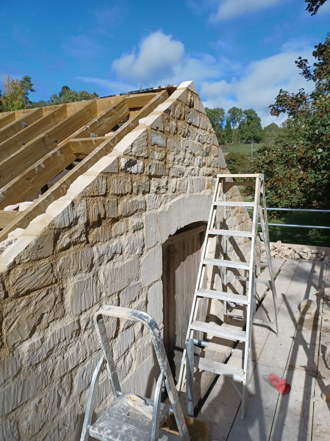 Slating a roof with gable end leanin out | The Farming Forum