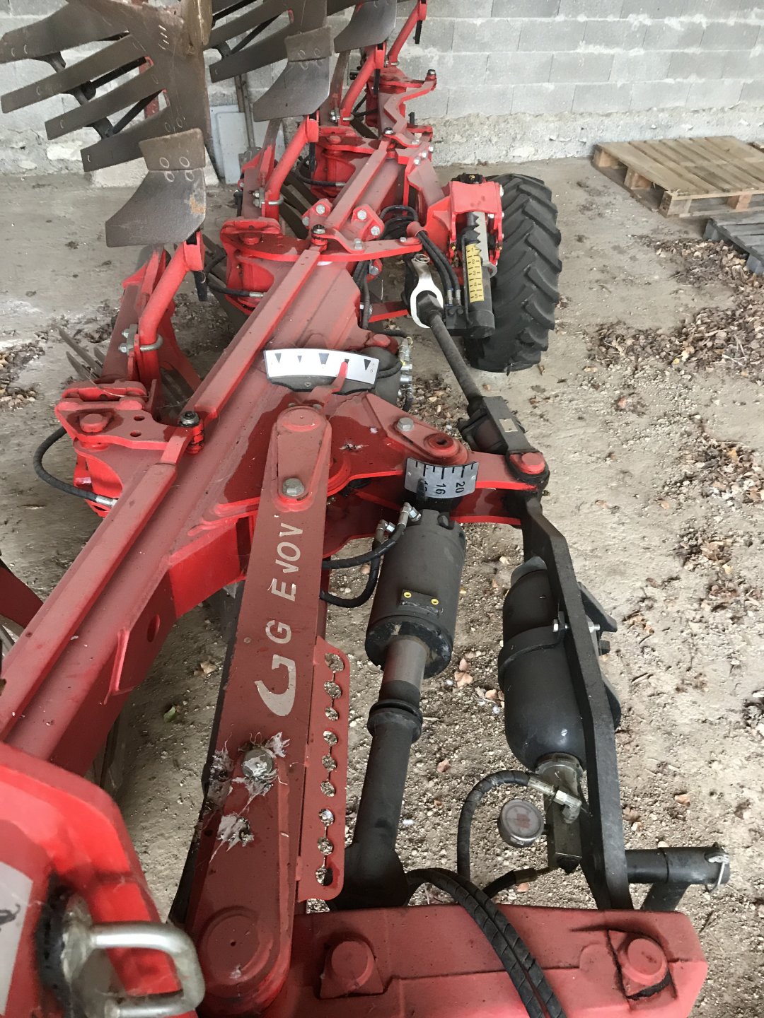 Gregoire Besson Rover 70 | The Farming Forum