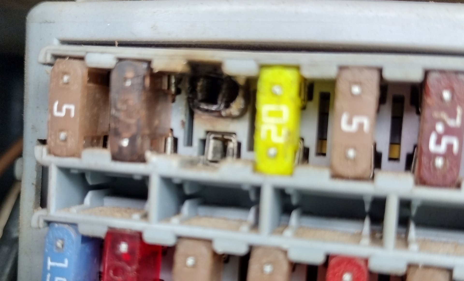 Air Conditioning Main Switch Fuse Melted | The Farming Forum