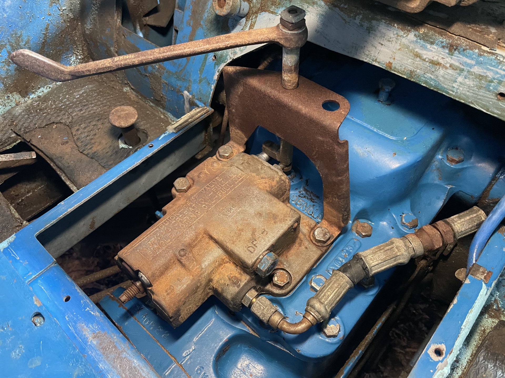 Adding spools via adapter top plate - Ford 4100 (1977) | The Farming Forum