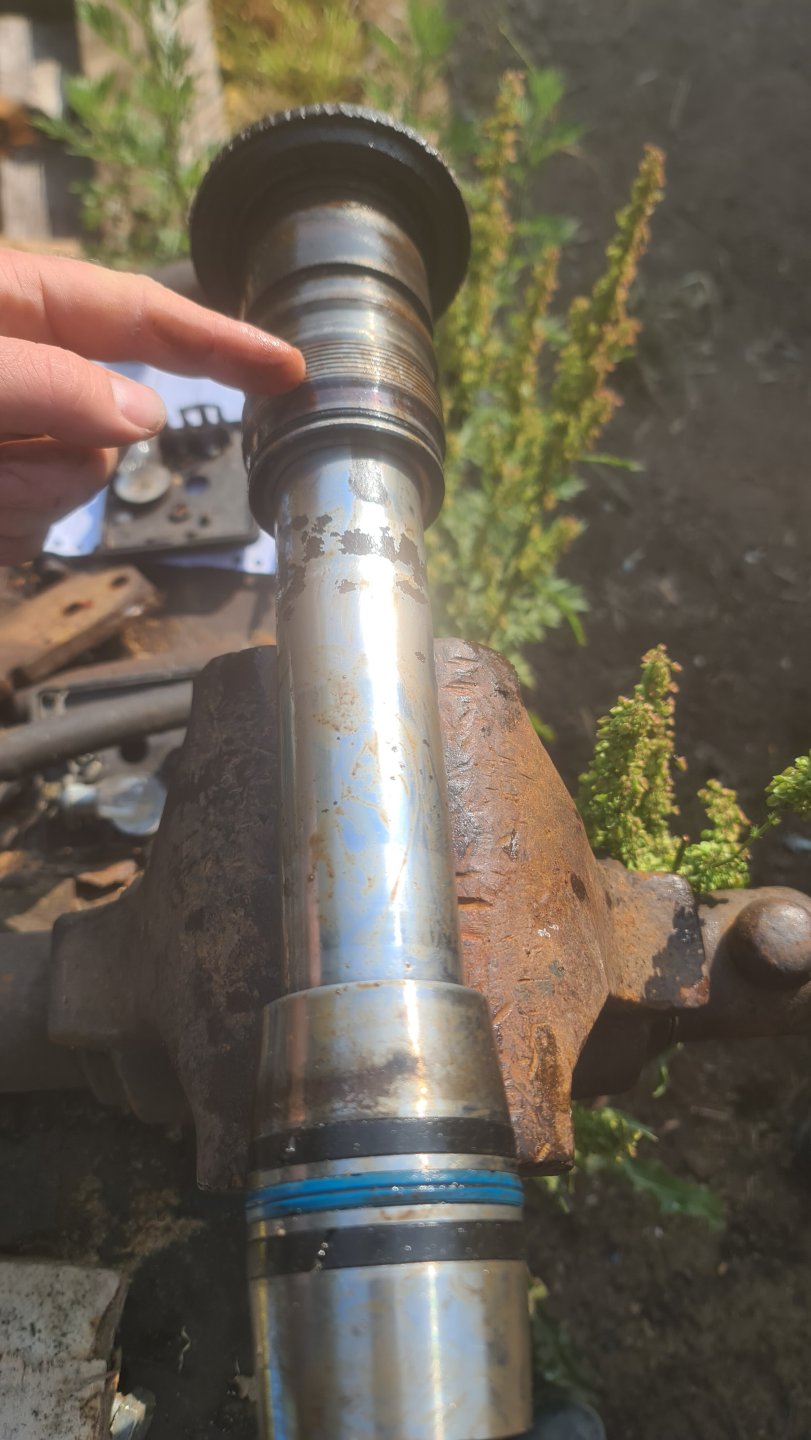 JCB 520 50 hydraulic locking pin popped out! | The Farming Forum