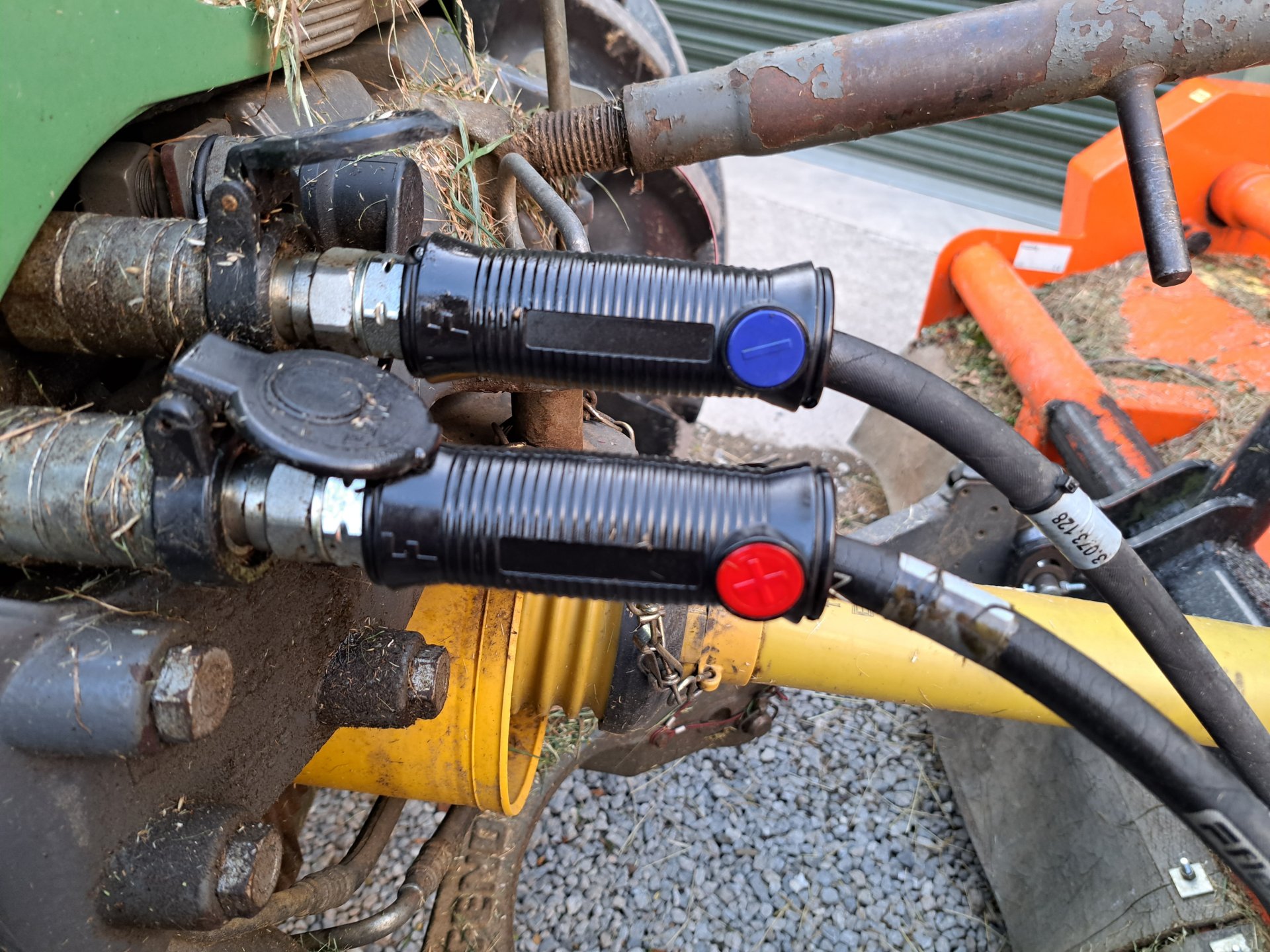 Pipe coupling handles | The Farming Forum