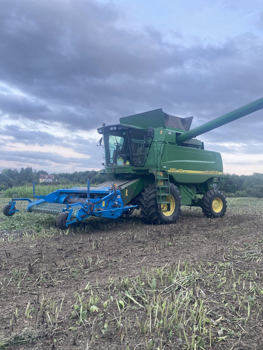 Draper Header on Hillsider Combine | The Farming Forum