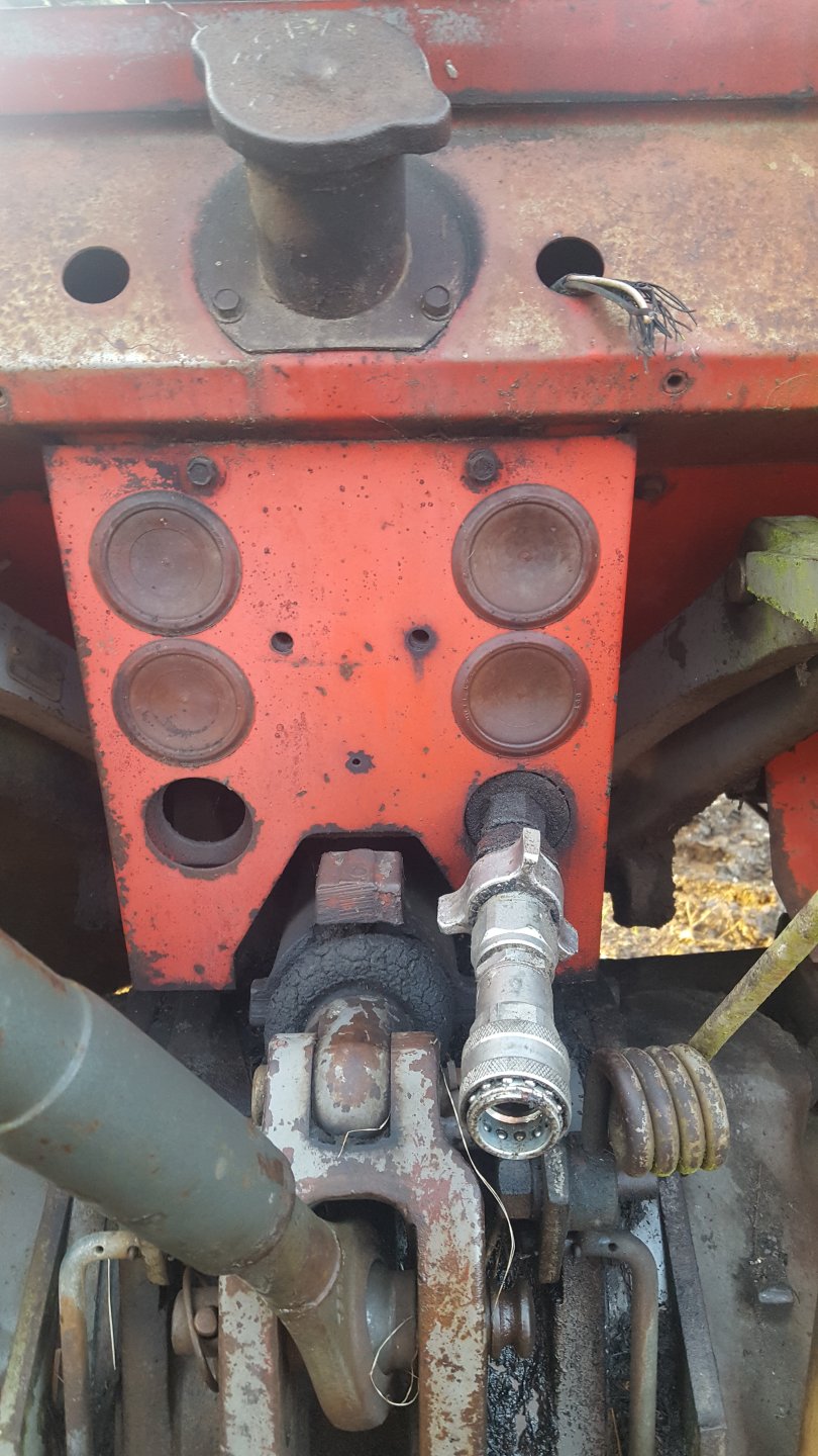 EXT 1 & 2 Lever Not moving Massey 565 | Page 2 | The Farming Forum