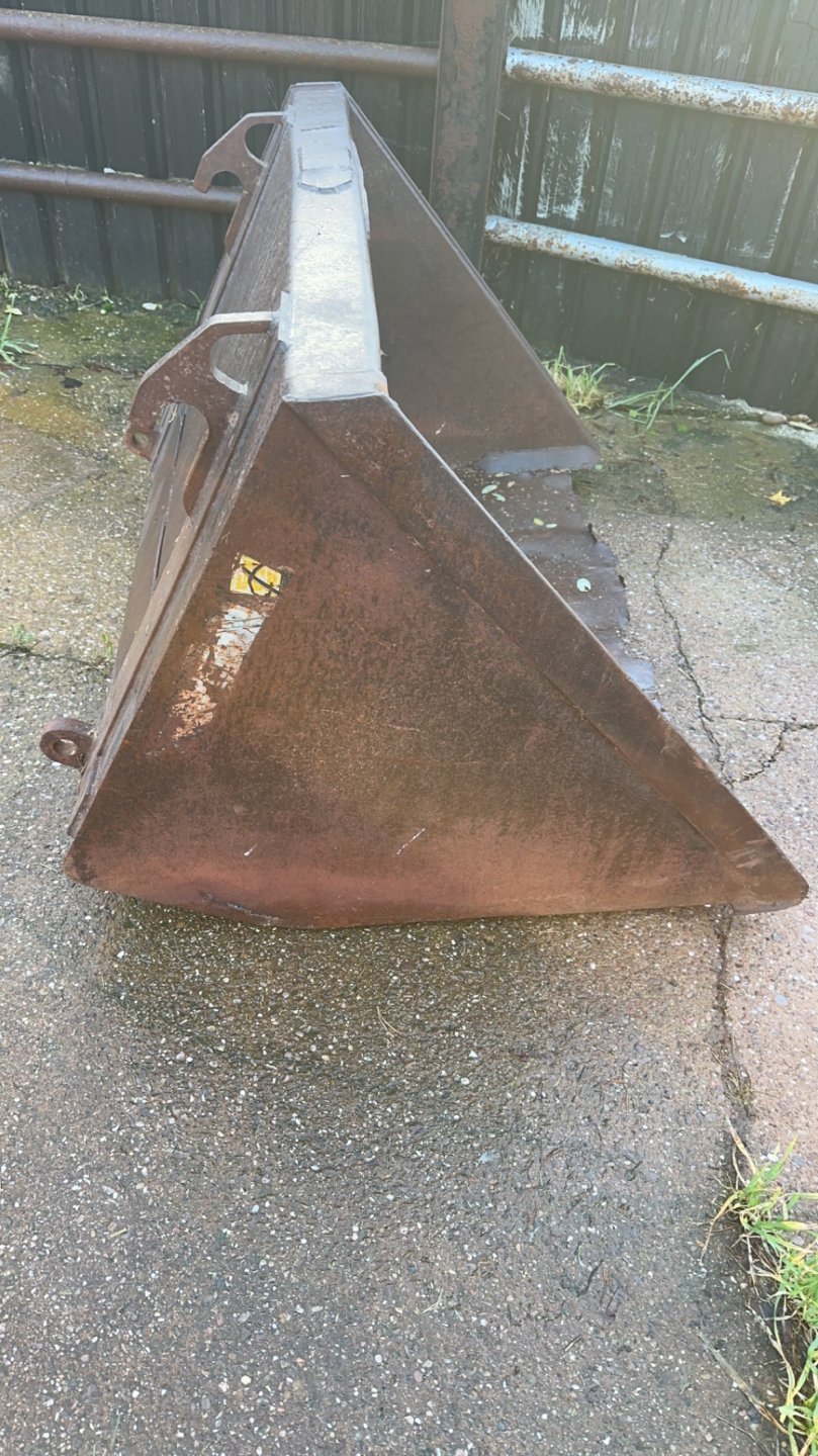 Jcb loadall 5 ft bucket | The Farming Forum