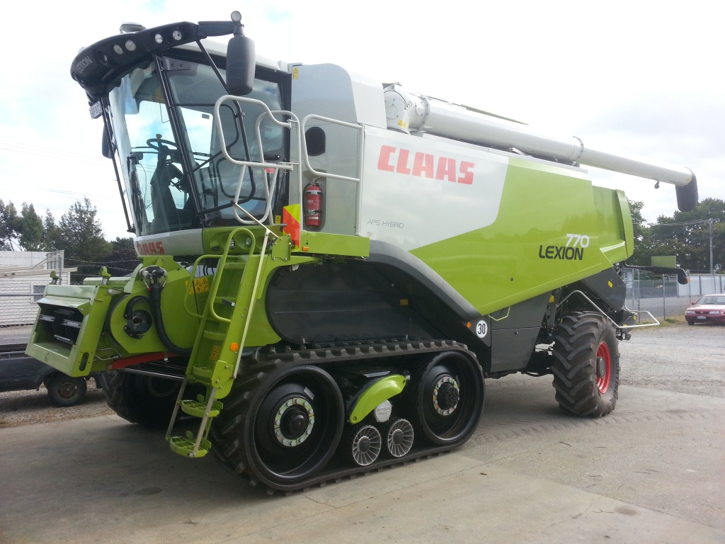 Harvest 2013 Begun & Combine Arrived | The Farming Forum