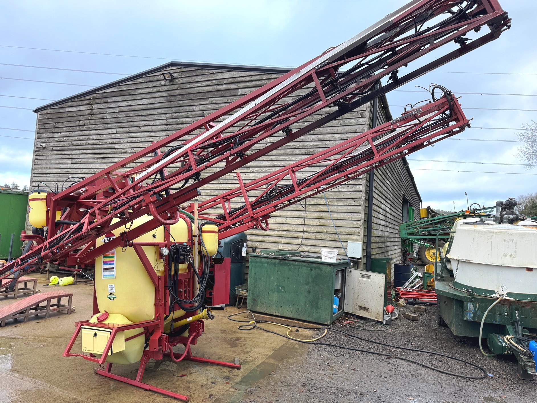 24m mounted sprayer 1200-2000l sprayer | The Farming Forum