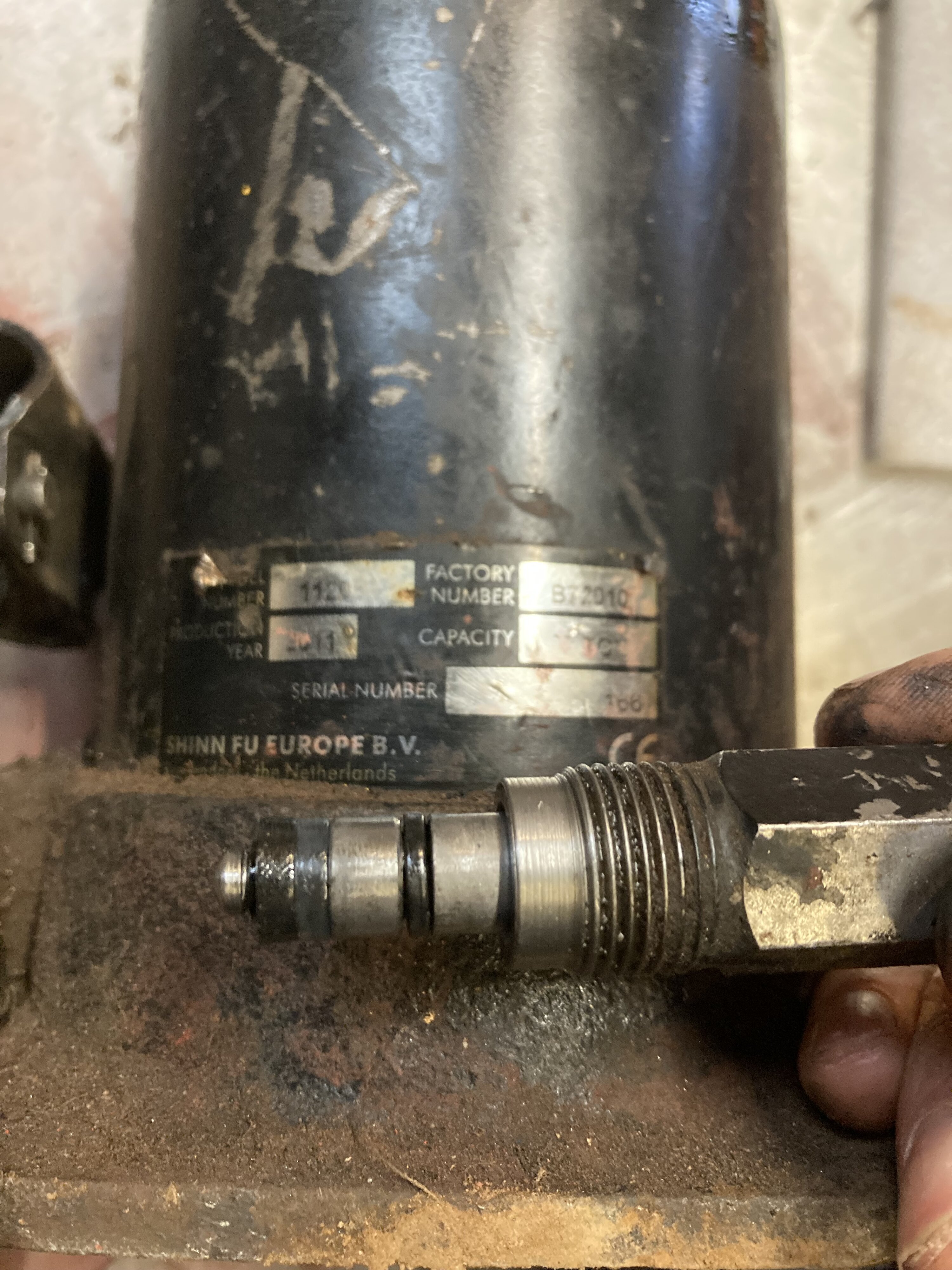 Shinn fu bottle jack | The Farming Forum