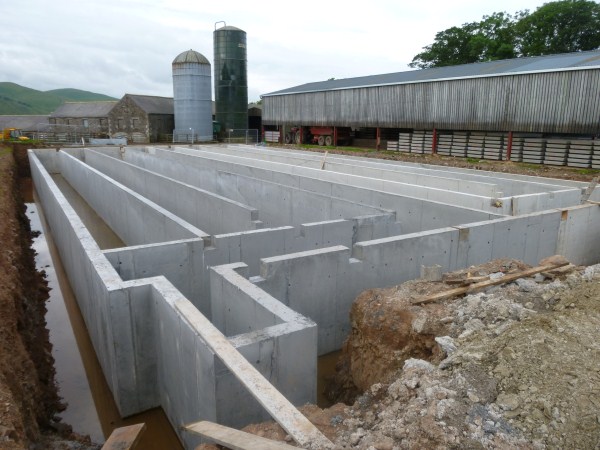 Underground slatted tank for a cubicle building. | The Farming Forum