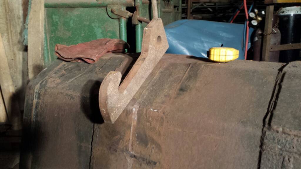Weld on bucket brackets | The Farming Forum