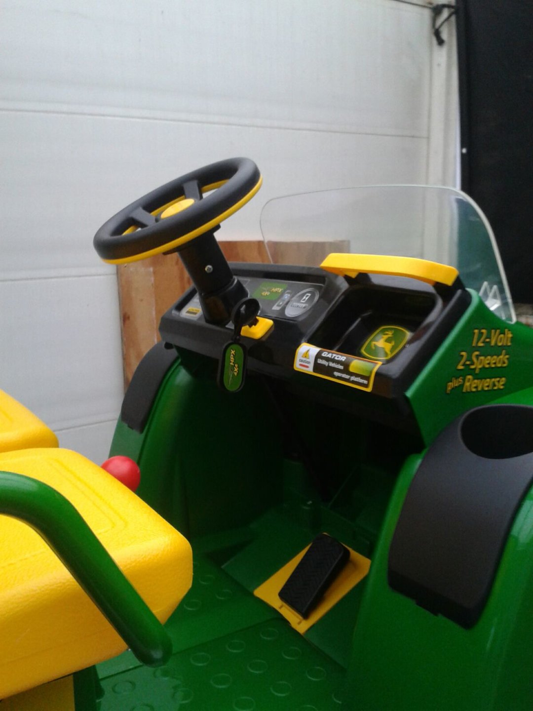 John Deere kids Ride-on Gator - Brand new | The Farming Forum
