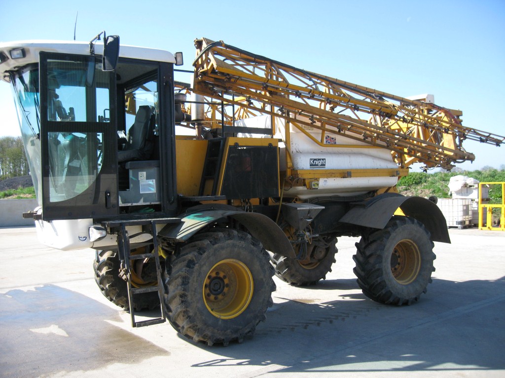 Knight 1830 3000lit 24m SP sprayer - June | The Farming Forum