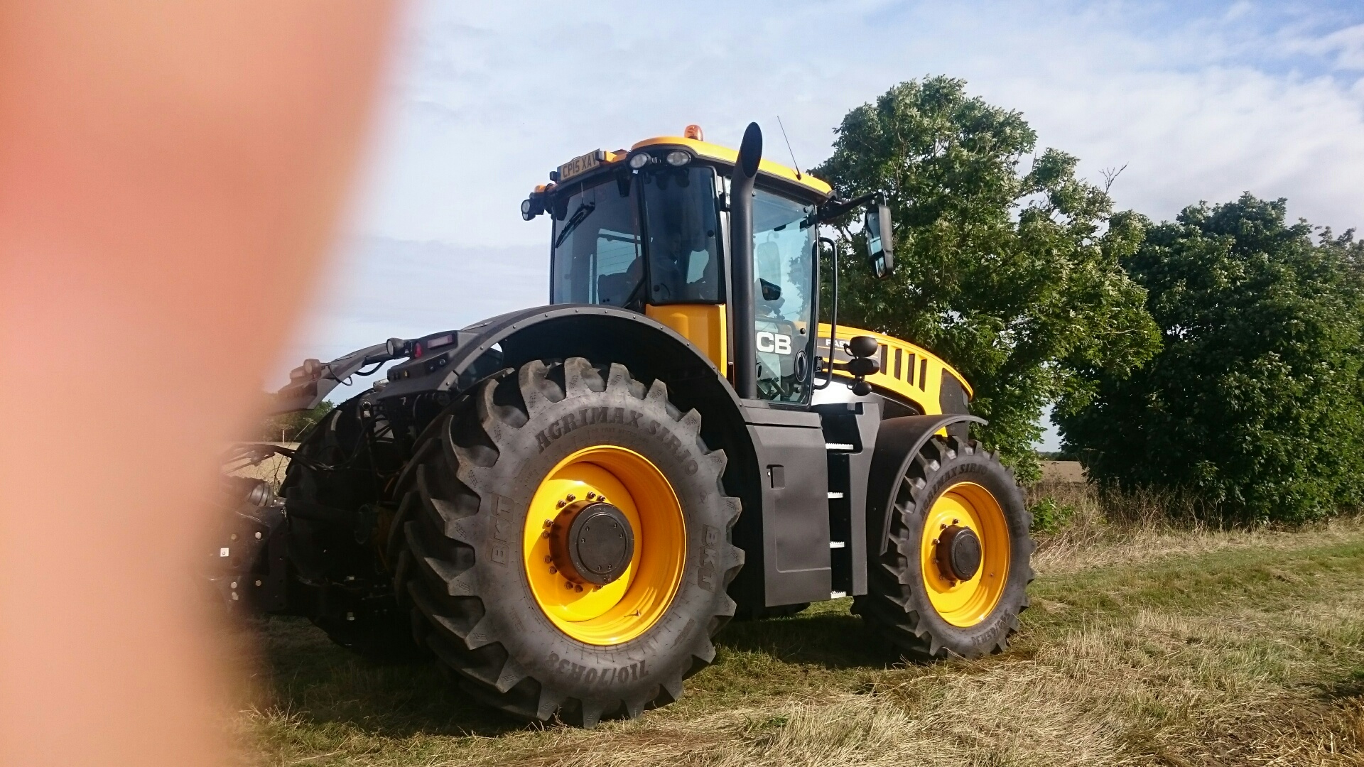 Fastrac 42 series large frame picture | The Farming Forum