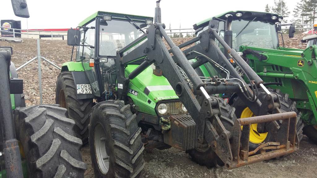 Can anyone identify these loader brackets for me? | The Farming Forum