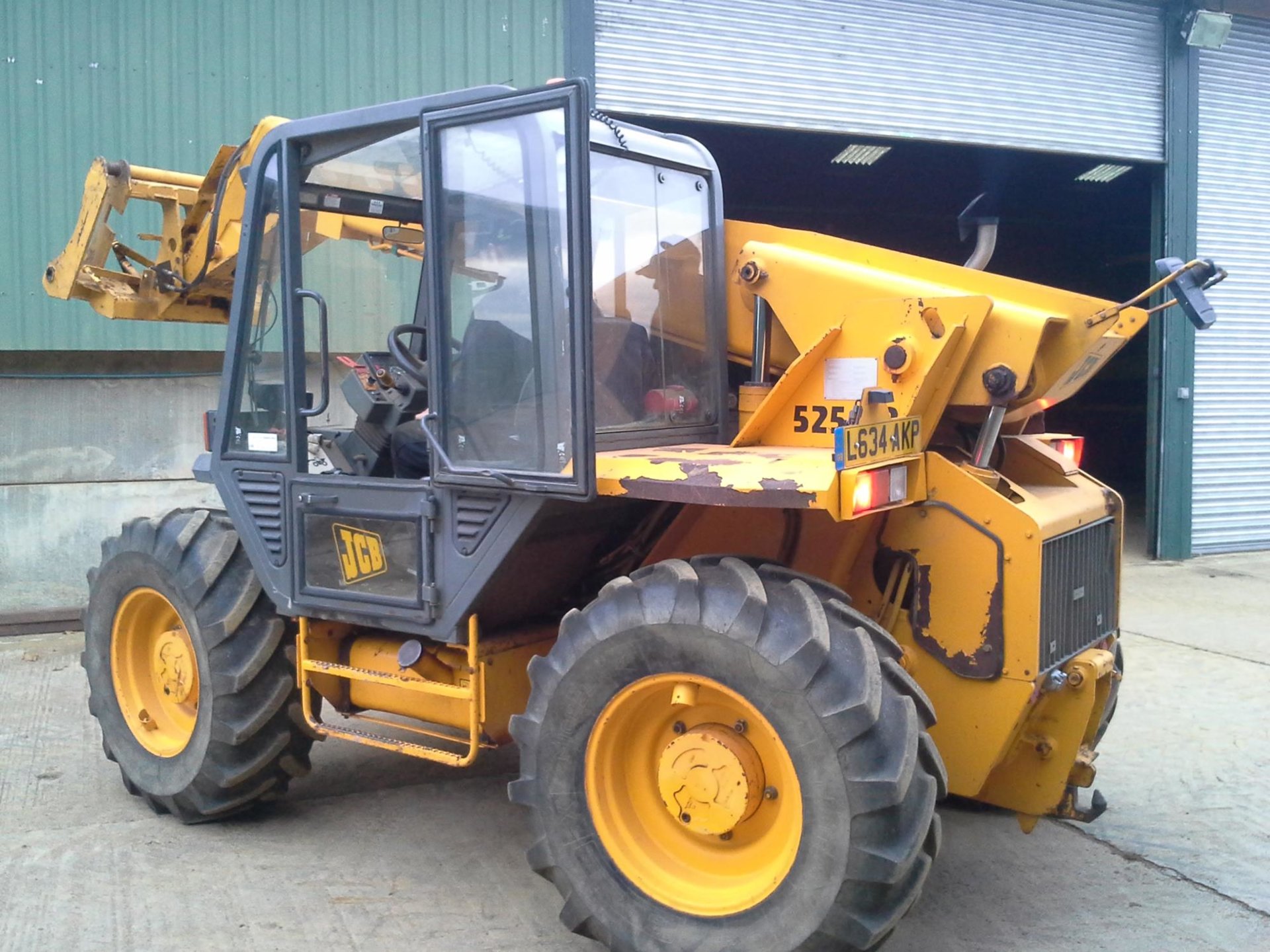 JCB loadall 525/67 door | The Farming Forum