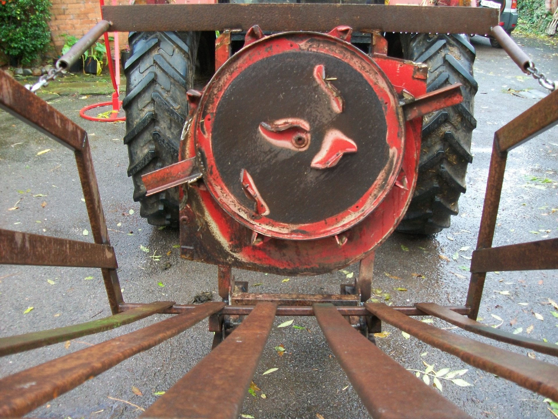 Round bale straw chopper spreader thingy | The Farming Forum