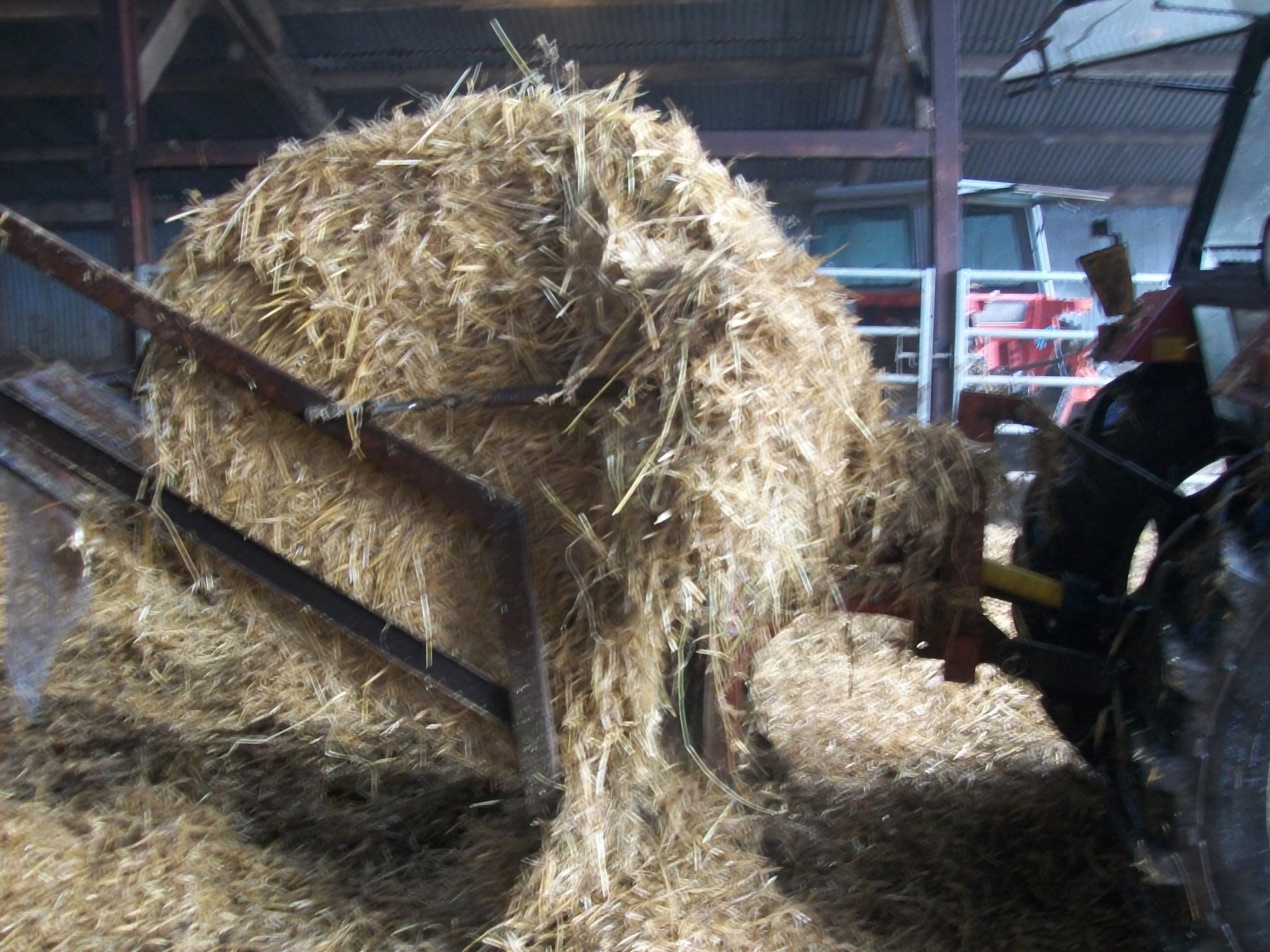 Round bale straw chopper spreader thingy | The Farming Forum