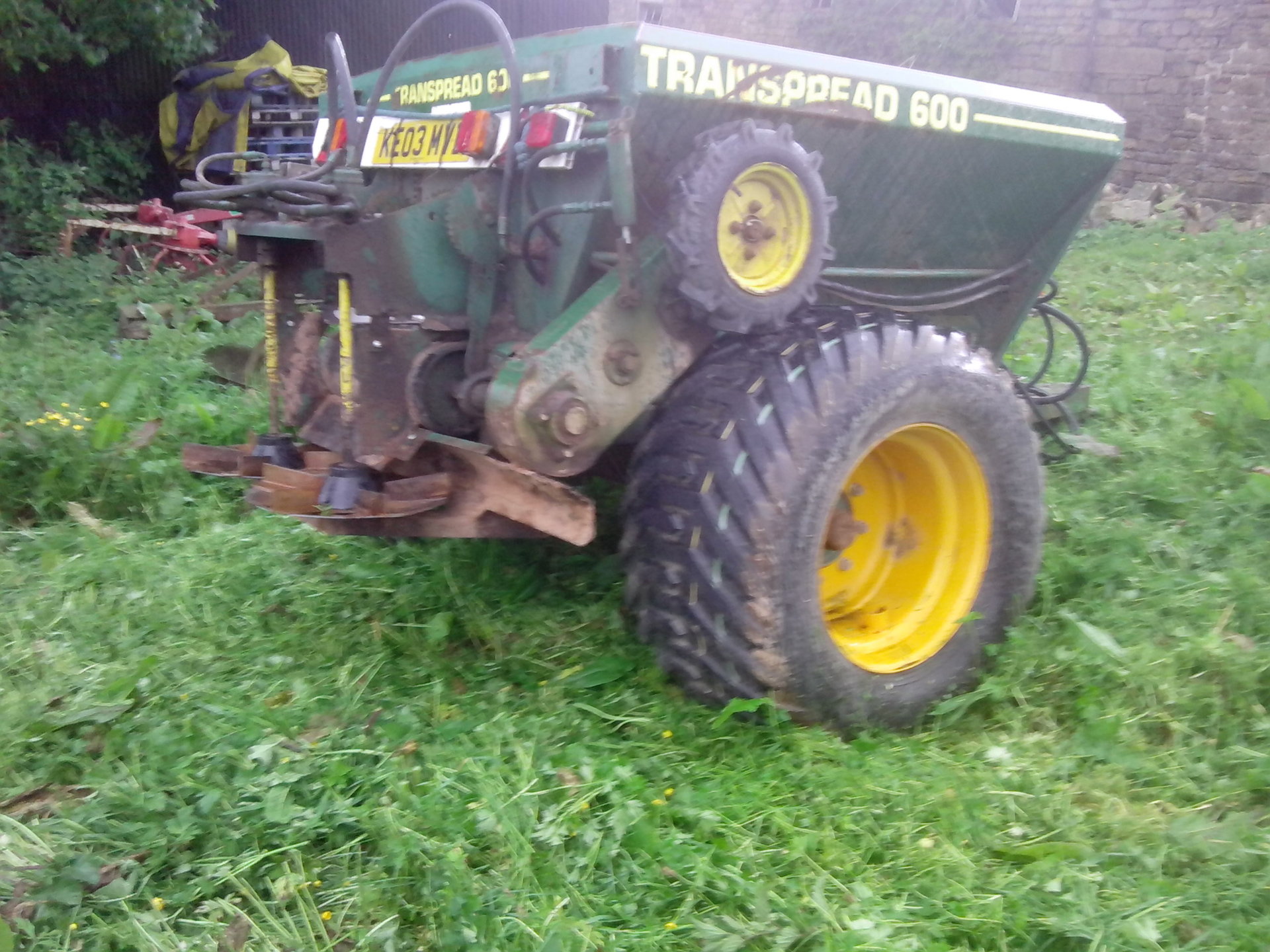 Transpread 600 lime/sand spreader | The Farming Forum