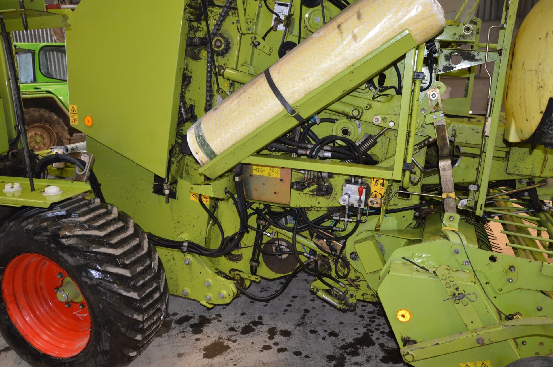 Claas Rollant 255 uniwrap | The Farming Forum