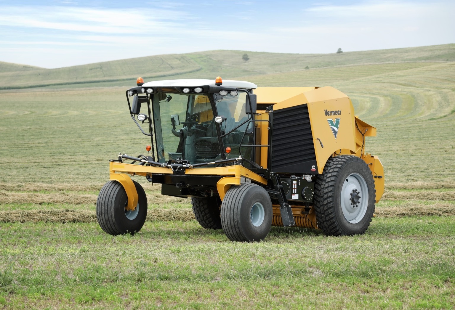 Vermeer ZR5 Self-Propelled Baler Concept | The Farming Forum