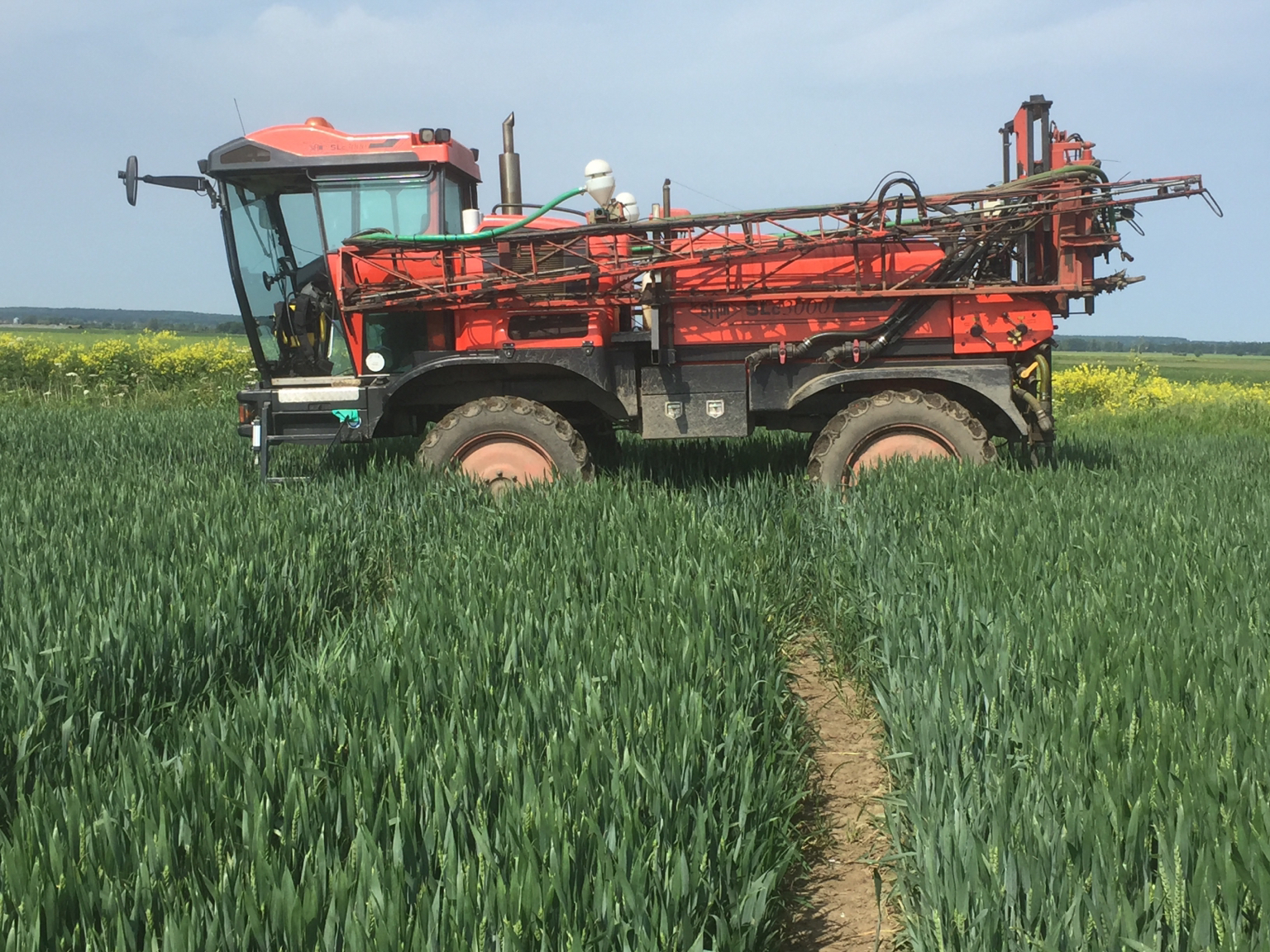 Sands Self Propelled SLC3000 sprayer | The Farming Forum