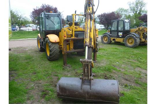 Backactor or backhoe as an attachment on a telehandler | The Farming Forum