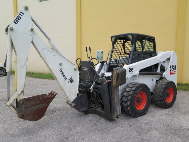 Backactor or backhoe as an attachment on a telehandler | The Farming Forum