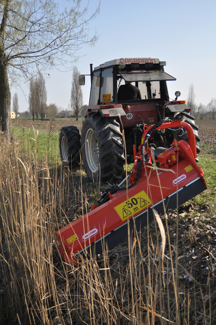 offset front mounted flail topper with belts on the right side | The ...