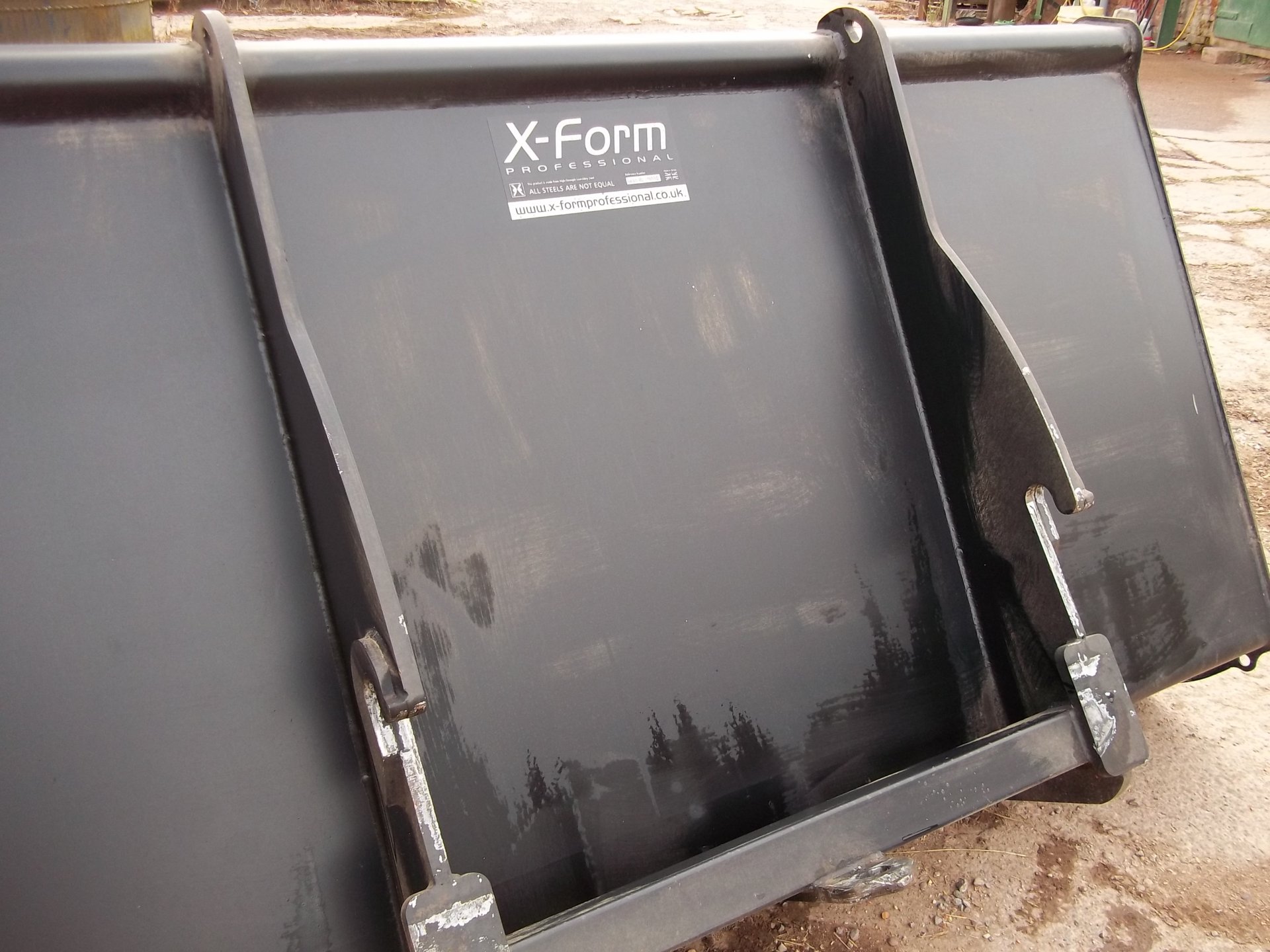 3 m3 Grain bucket Merlo brackets | The Farming Forum