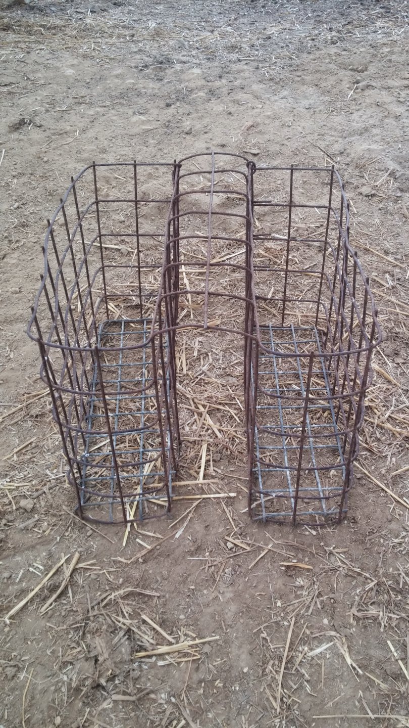 Hay racks for lambing pens | The Farming Forum