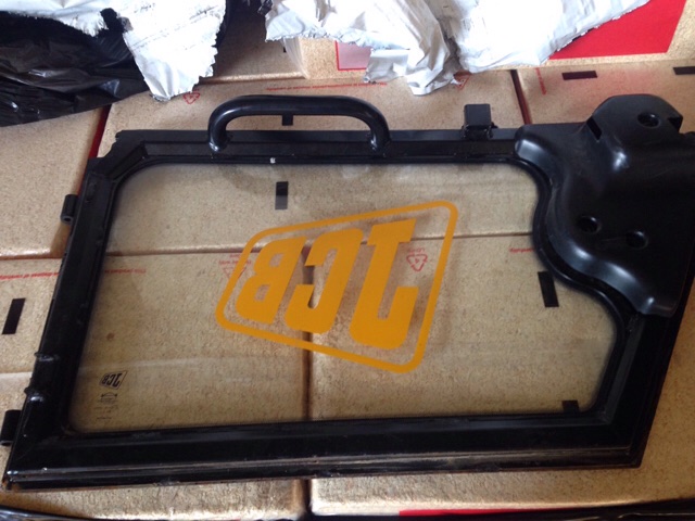 Jcb loadall door *slight damage* | The Farming Forum