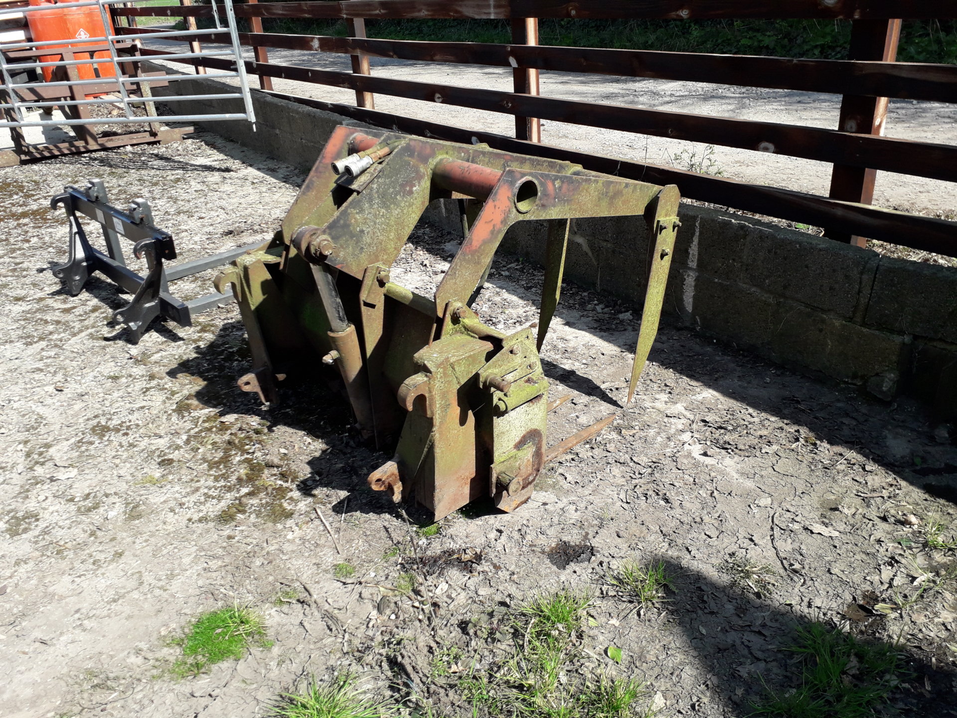 Fore Loader Grab | The Farming Forum