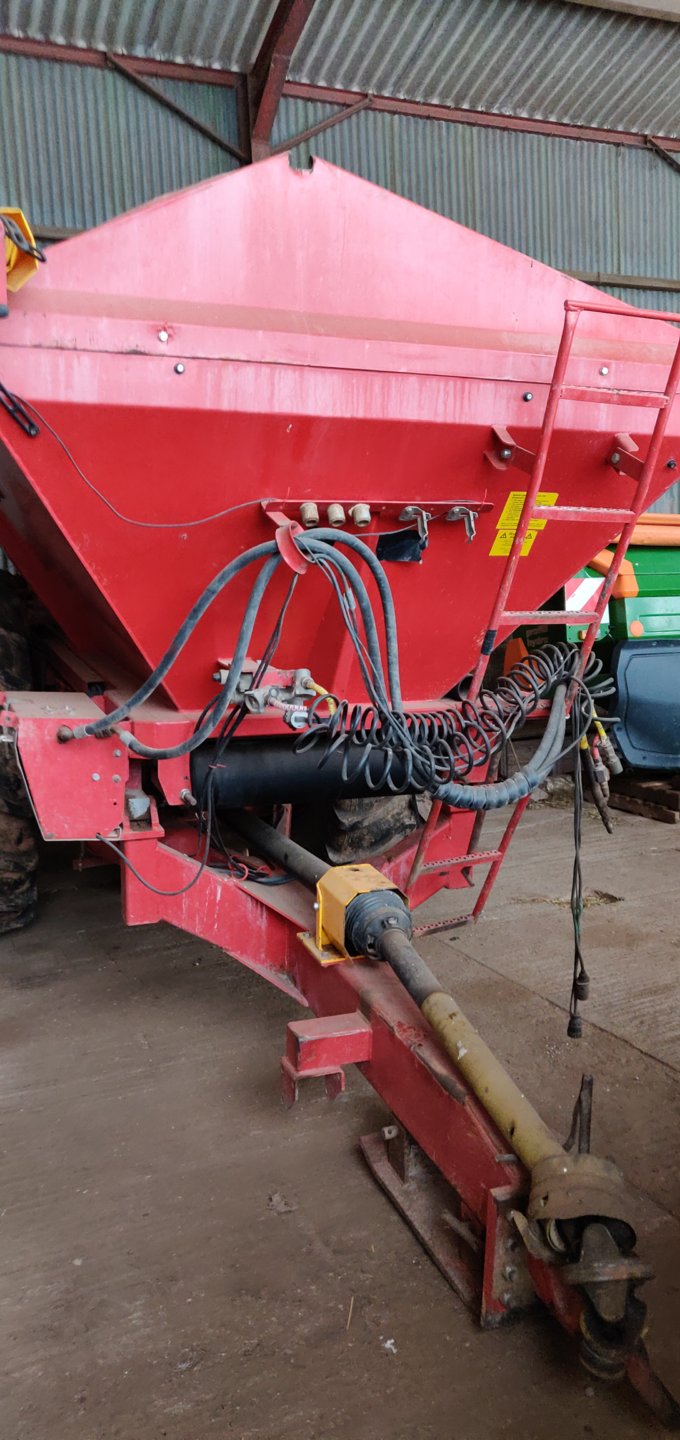 KRM K 85 Lime spreader. Vari rate ready. | The Farming Forum