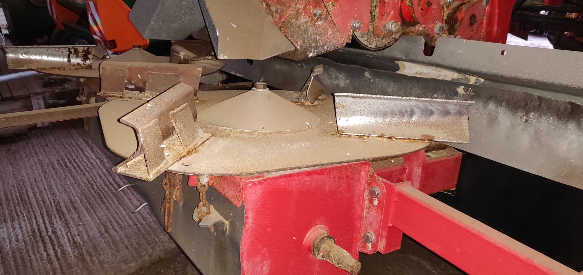 KRM K 85 Lime spreader. Vari rate ready. | The Farming Forum