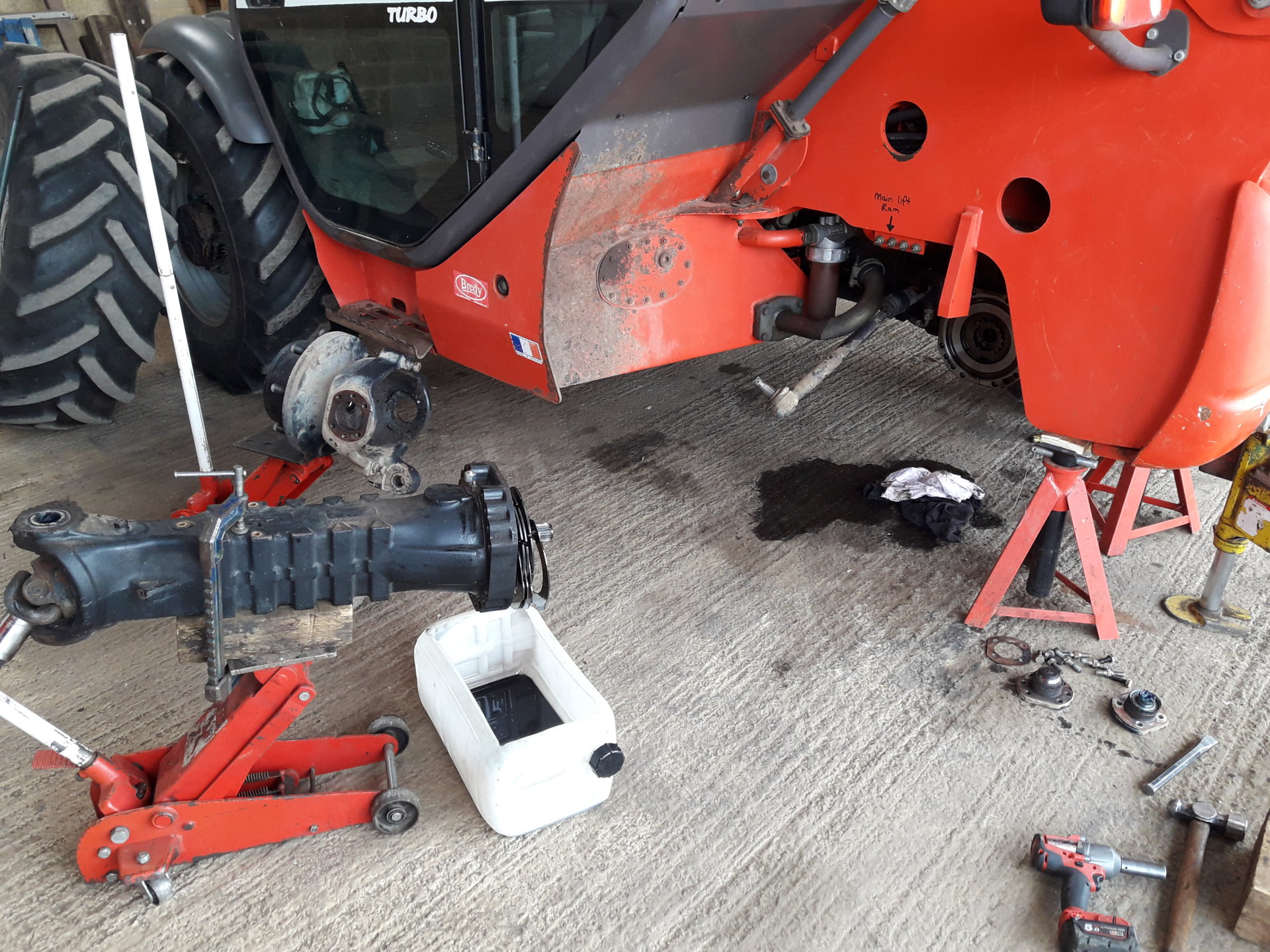 LM410 / Manitou 628 telehandler axles | The Farming Forum