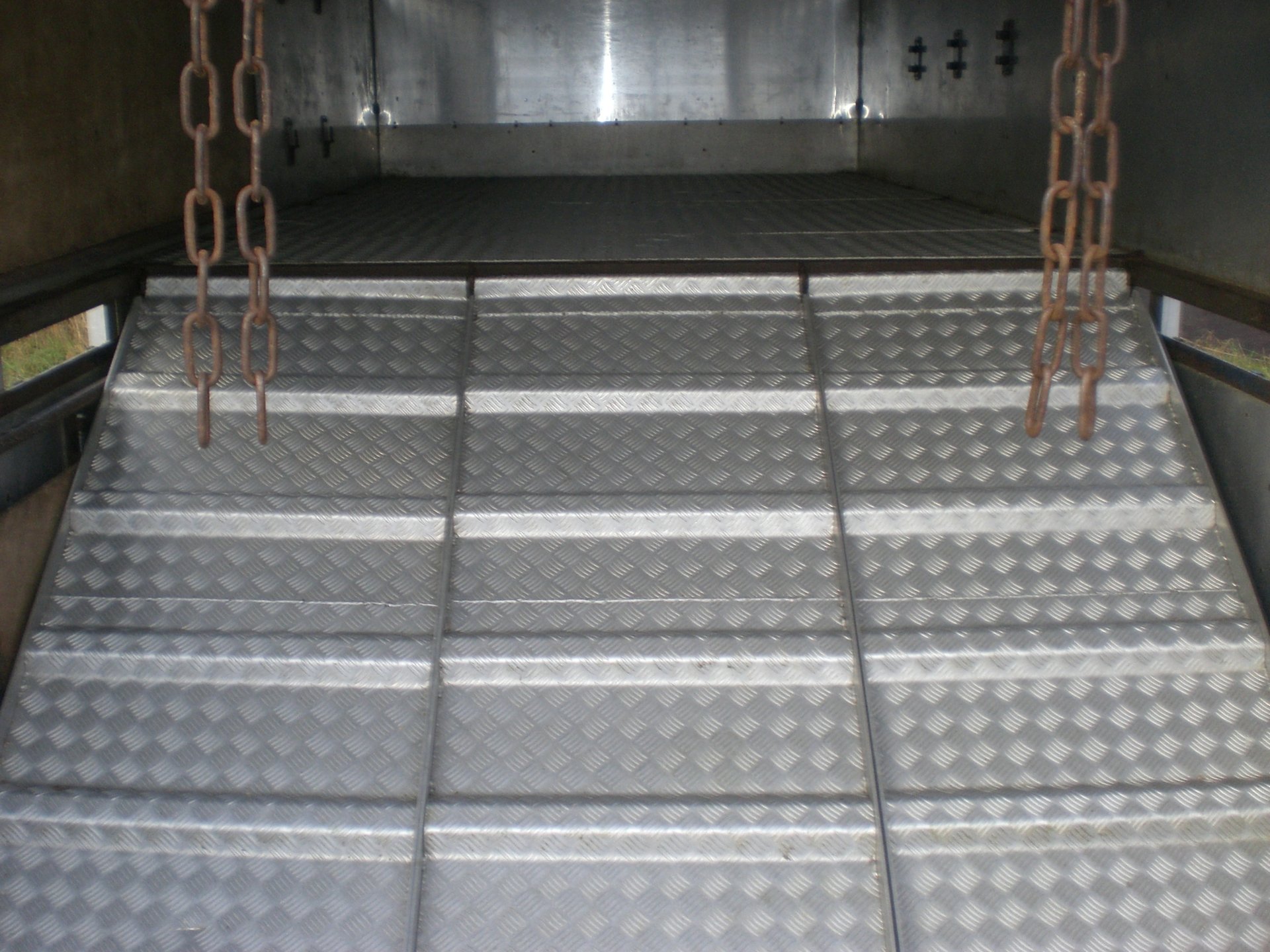 18ft 2-deck livestock container £2,500 + VAT | The Farming Forum