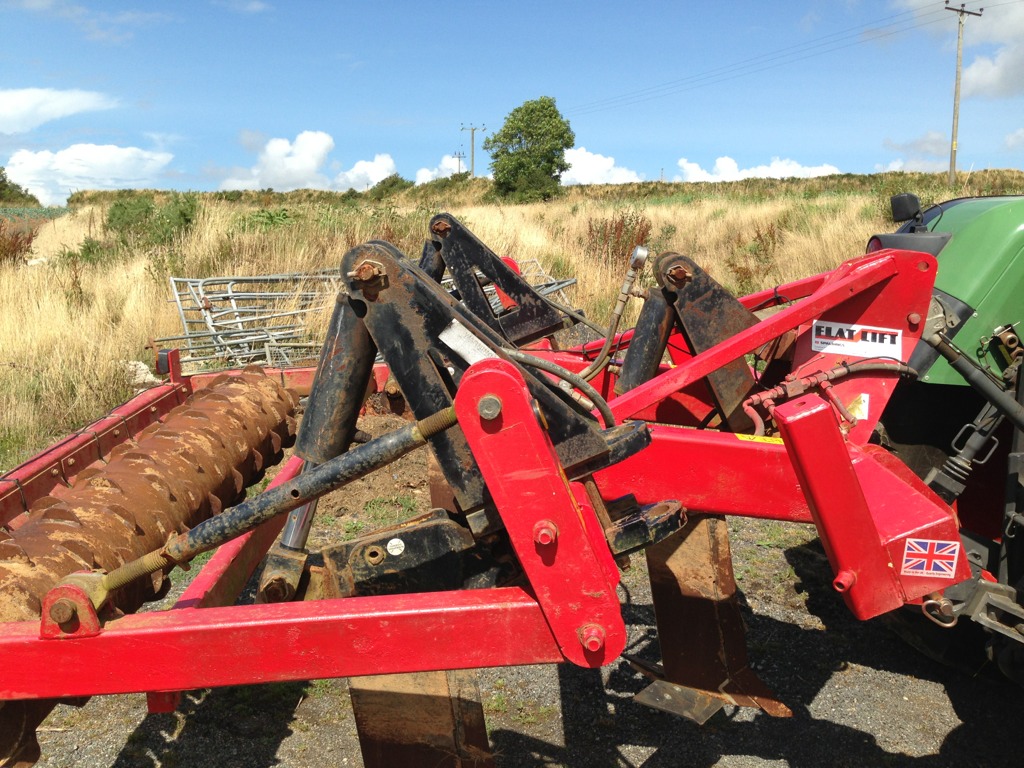 Spaldings auto-reset 3 leg Flatlift and packer!! | The Farming Forum