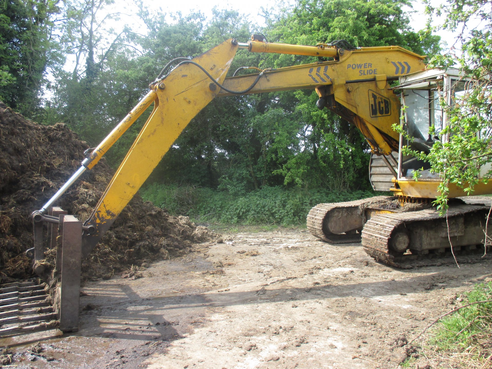 360 excavator for loading FYM/muck | Page 2 | The Farming Forum