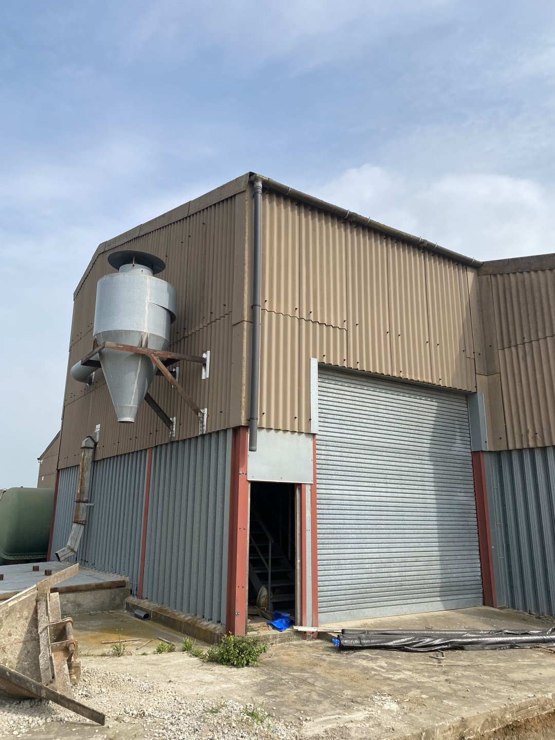 Grain drier or intake building | The Farming Forum