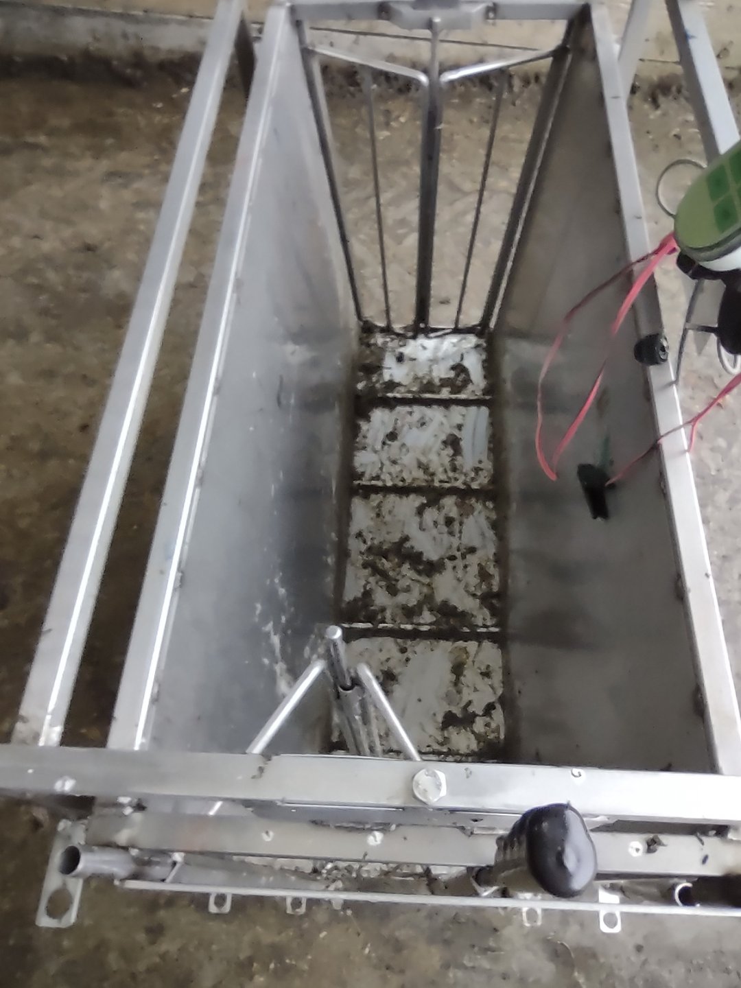 Open top lamb weigh crate. | The Farming Forum